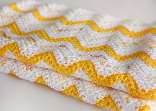 Ravelry: Peaches and Cream Baby Blanket pattern by Leelee Knits