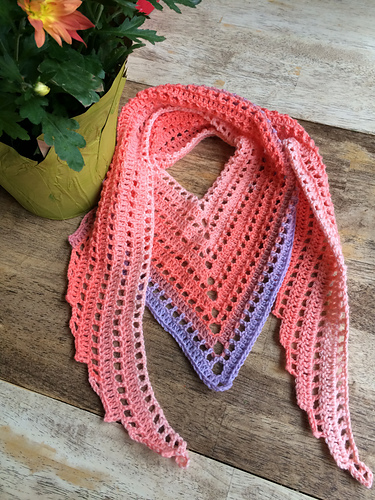 Ravelry: Bandana Scarf pattern by Salena Baca