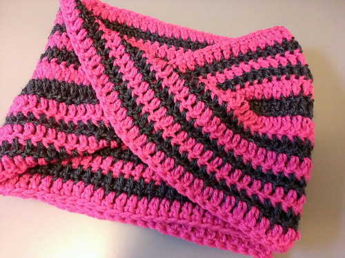 Ravelry: Striped Moebius Cowl pattern by Aprile Mazey