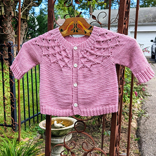 Ravelry: 43-8 Swing by Spring Cardigan pattern by DROPS design