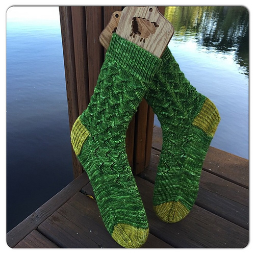 Ravelry: Snake Tracks pattern by Angelea McGarrah