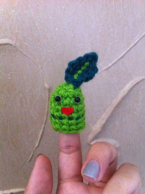 Ravelry: Finger-Poke-Puppets - Chikorita! pattern by Amanda L. Girão