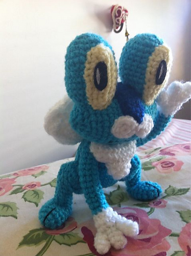 Ravelry: Froakie Inspired Frog (Pokemon) pattern by Amanda L. Girão