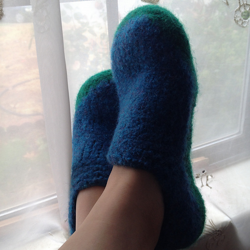 Ravelry: Sassy Slippers - Felted Seamless Shoes pattern by Marianne Mueller