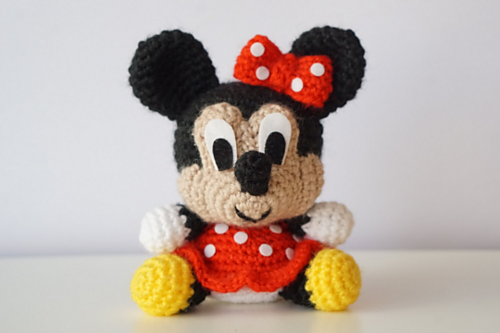 Ravelry: Amigurumi Minnie Mouse pattern by Amigurumeria