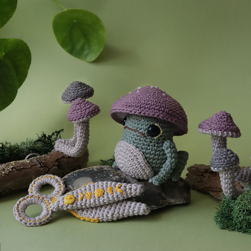 Ravelry: Grumpy Toad Guard pattern by Ilaria Caliri (aka airali), Irene ...
