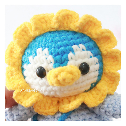 Ravelry: Amigurumi Penguin in Sunflower pattern by Vui Vui