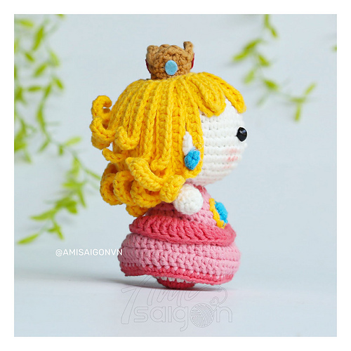 Ravelry: Princess Peach pattern by Vui Vui