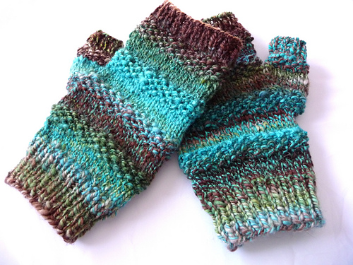 Ravelry: Lion and Lamb Mitts pattern by Amy Molnar