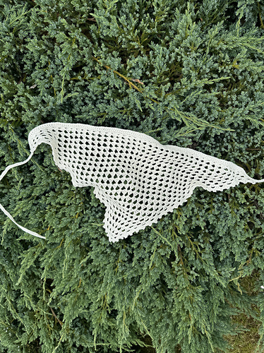 Ravelry: Chic Bandana pattern by Anastasia Bee