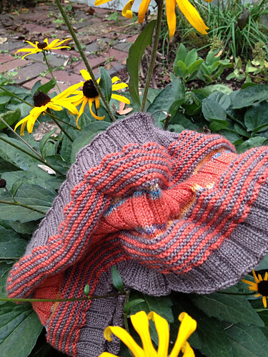 Ravelry: Turn "Around" pattern by Susan Barstein