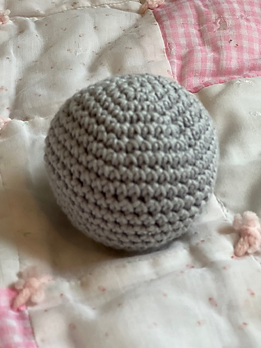 Ravelry: Rattle Baby Ball pattern by Emily Hooyer