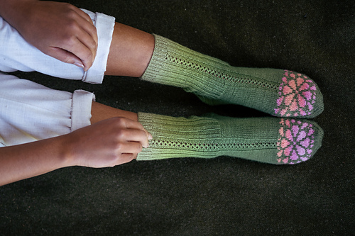 Ravelry: Dahlia Socks pattern by Andrea Rangel