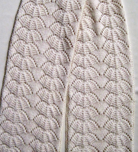 Ravelry: Kasa Scarf With Optional Beaded Edging pattern by Linda Lehman