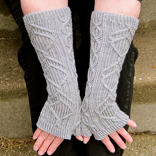 Ravelry: Tipperary Long Mitts pattern by Linda Lehman