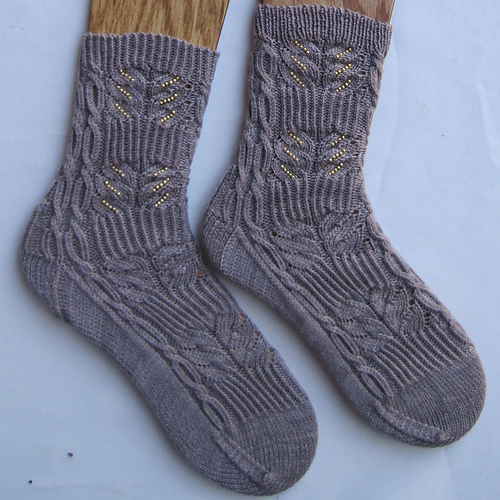 Ravelry: Lori's Favorite Beaded Socks pattern by Linda Lehman