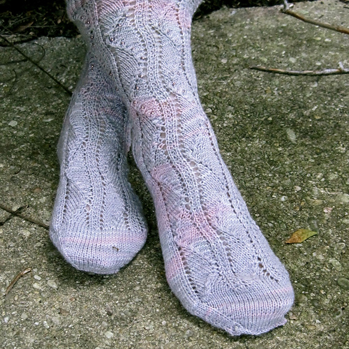 Ravelry: Tufts Beaded Socks pattern by Linda Lehman