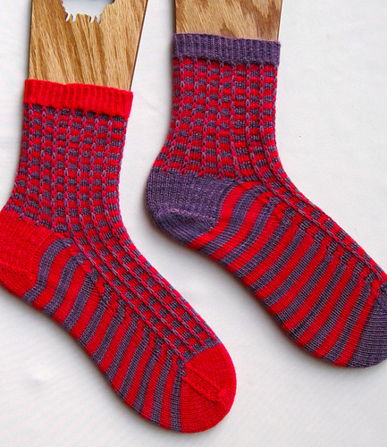 Ravelry: Two Color Mismatched Socks pattern by Linda Lehman