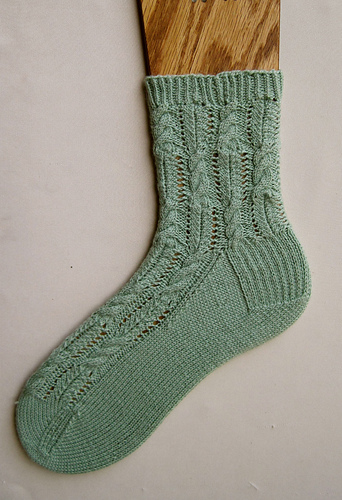 Ravelry: Feather Cable Socks pattern by Linda Lehman