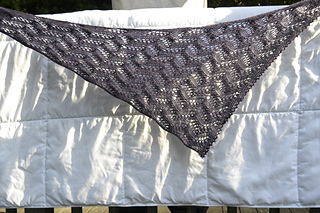 Ravelry: angelaknitsnow's The Kohi Shawl