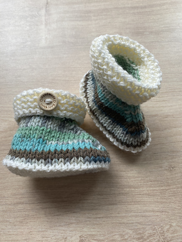 Ravelry: Baby Hug Boots pattern by marianna mel