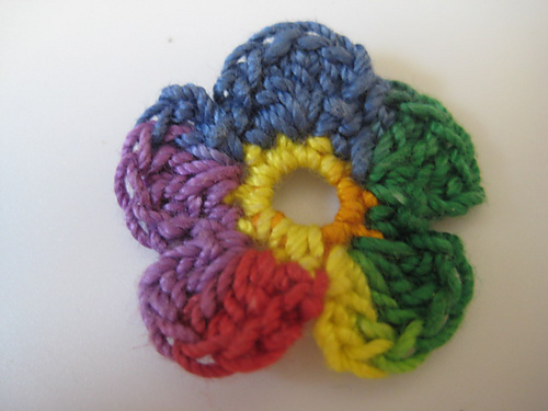 Ravelry: One Inch Flower Motif or Applique pattern by Cynthia Luciene