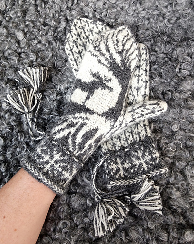 Ravelry: Algiz mittens pattern by Anita Viksten