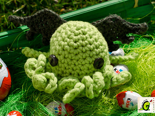 Ravelry: Cthulhu Egg Cozy pattern by Kerstin Brünnler