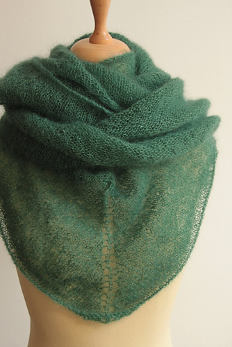 Ravelry: Simple V shawl pattern by Annás