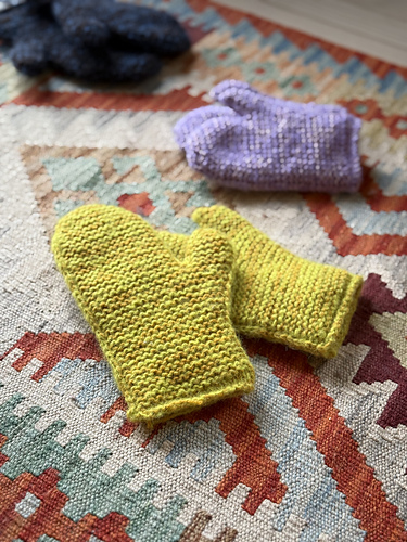Ravelry: Magical Mittens pattern by Anna Enge