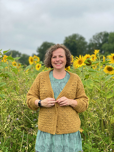 Ravelry: Chaotic Monday Cardigan pattern by Annelies Baes