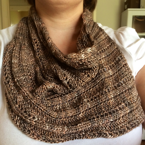 Ravelry: Ribbed Shell Cowl pattern by Gretchen Tracy