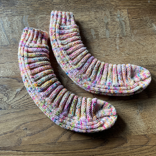 Ravelry: Banana Socks pattern by Marikarmen Sevilla