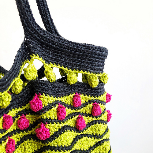 Ravelry: Bali Bag pattern by Anya Goldblatt