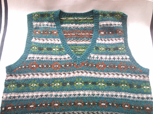 Ravelry: #08 Fair isle vest pattern by Yoko Hatta (風工房)