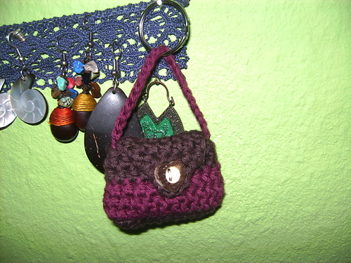 Ravelry: Mini-bag keychain pattern by Bigú Osuna