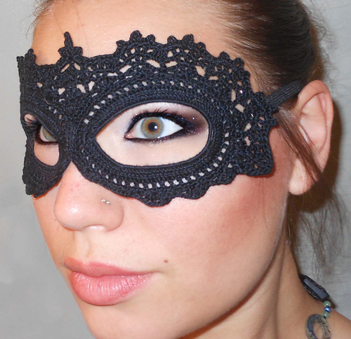 Ravelry: Crochet Lace Masquerade Mask pattern by arhoglen