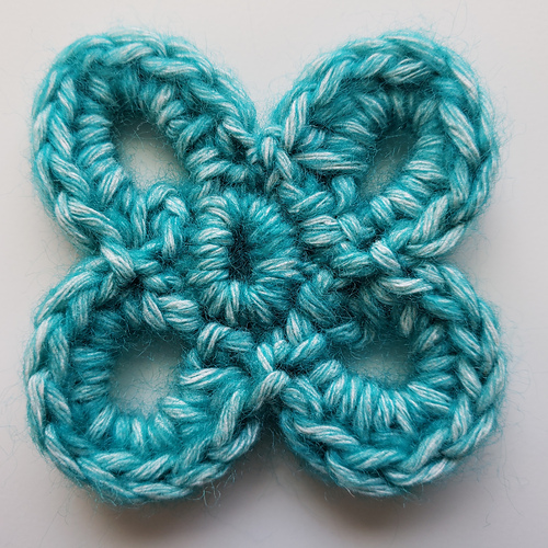 Ravelry: 'X' and 'O' motifs pattern by Arunima Goel