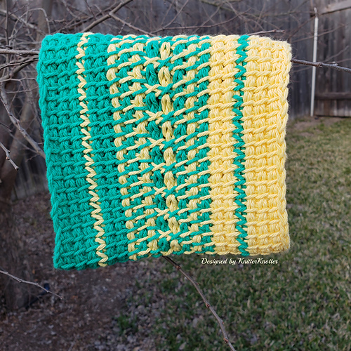 Ravelry: Doppelgänger cowl pattern by Arunima Goel
