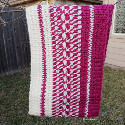 Ravelry: Doppelgänger cowl pattern by Arunima Goel