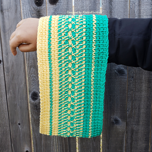 Ravelry: Doppelgänger cowl pattern by Arunima Goel