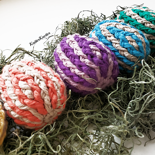 Ravelry: Ribbed Easter Eggs pattern by Arunima Goel