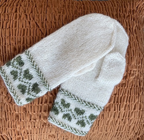 Ravelry: Tynne HJERTESLAG votter pattern by MaBe