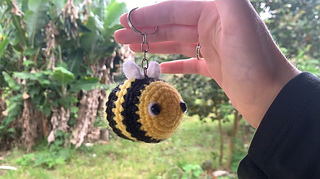 Ravelry: Abelha pattern by Asher Schmidt