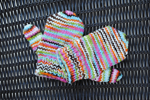 Ravelry: Tiny Darling Mittens pattern by Ashley Darling