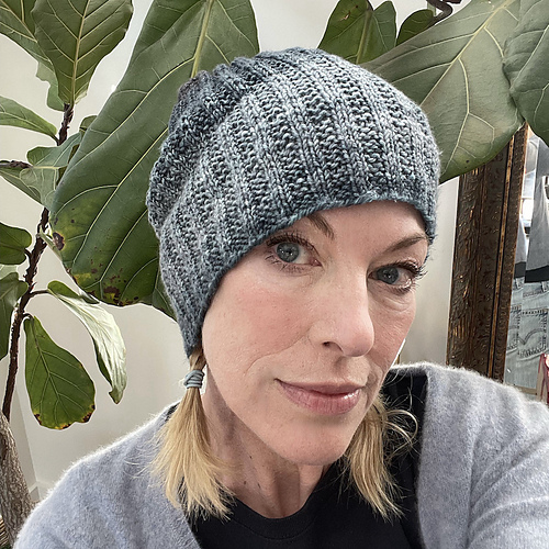 Ravelry: Broken Rib Beanie (#370) pattern by Atelier Yarns