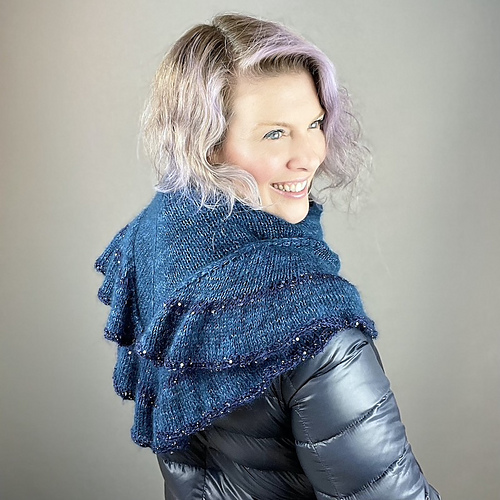 Ravelry: Virtual Hug Ruffled Shawlette (#269B) pattern by Atelier Yarns