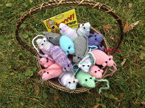 Ravelry: 20 Minute Mouse pattern by Sara Hall