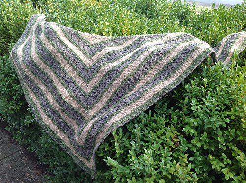 Ravelry: Delores pattern by Deborah Dar Woon