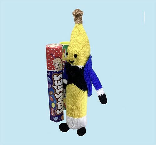 Ravelry: Ebanana & Kevin Smartie tube holders pattern by ayrshire knits